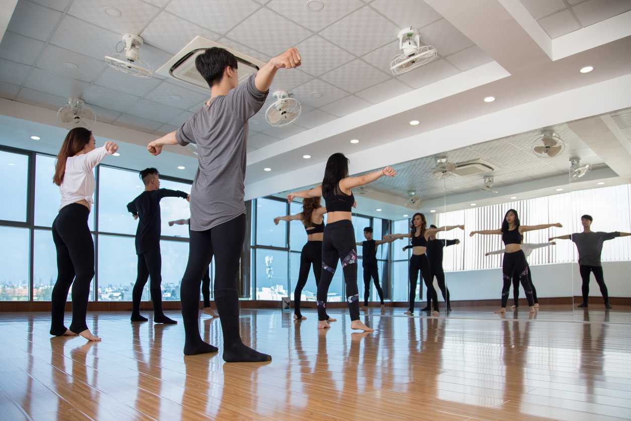 How to find local dance classes in Dubai?
