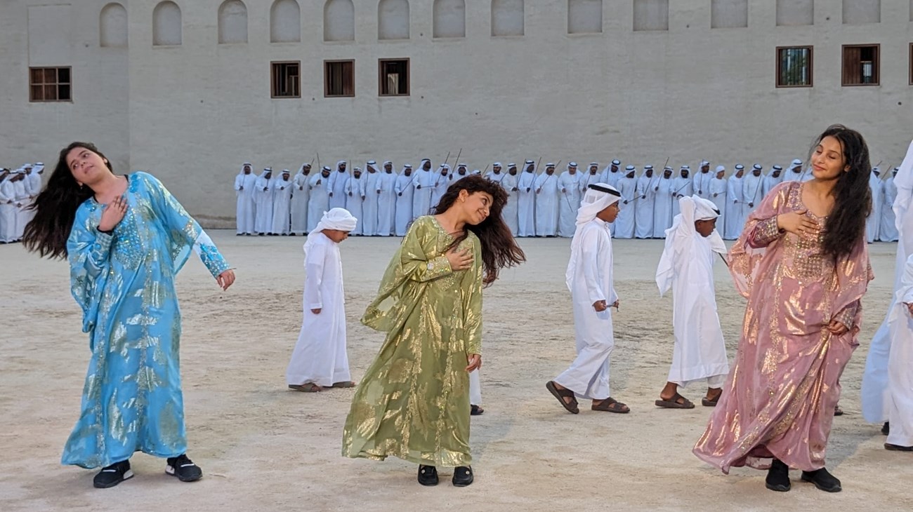 Where to watch traditional dance performances in Abu Dhabi?