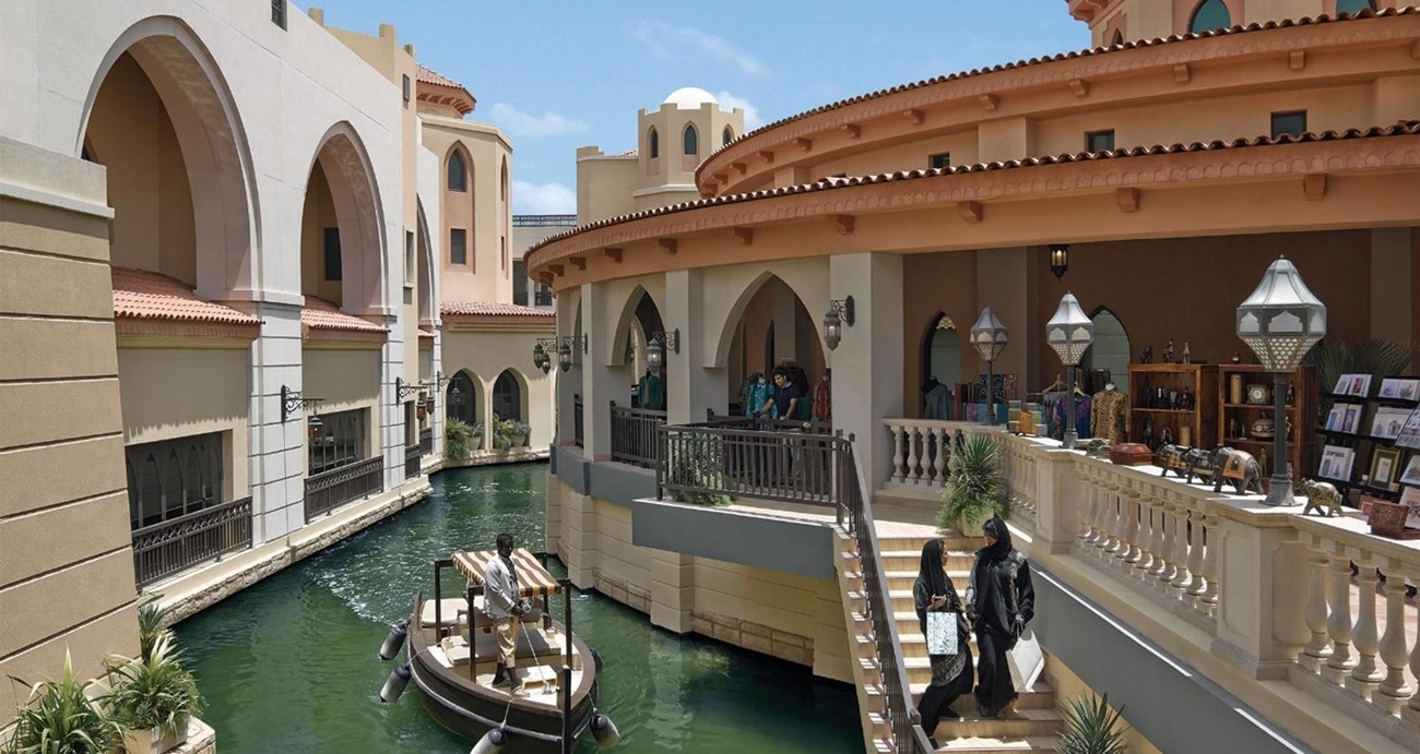 How to explore souk architecture history tours in Abu Dhabi?